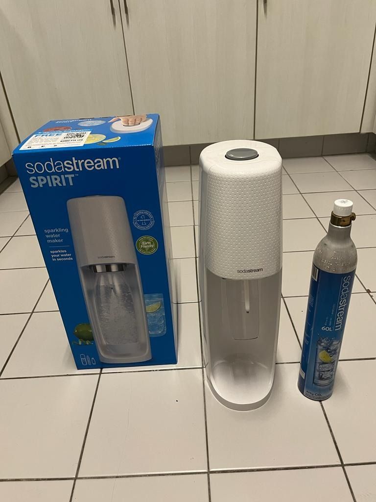 SODASTREAM Spirit Sparkling Water Maker, TV & Home Appliances, Kitchen ...