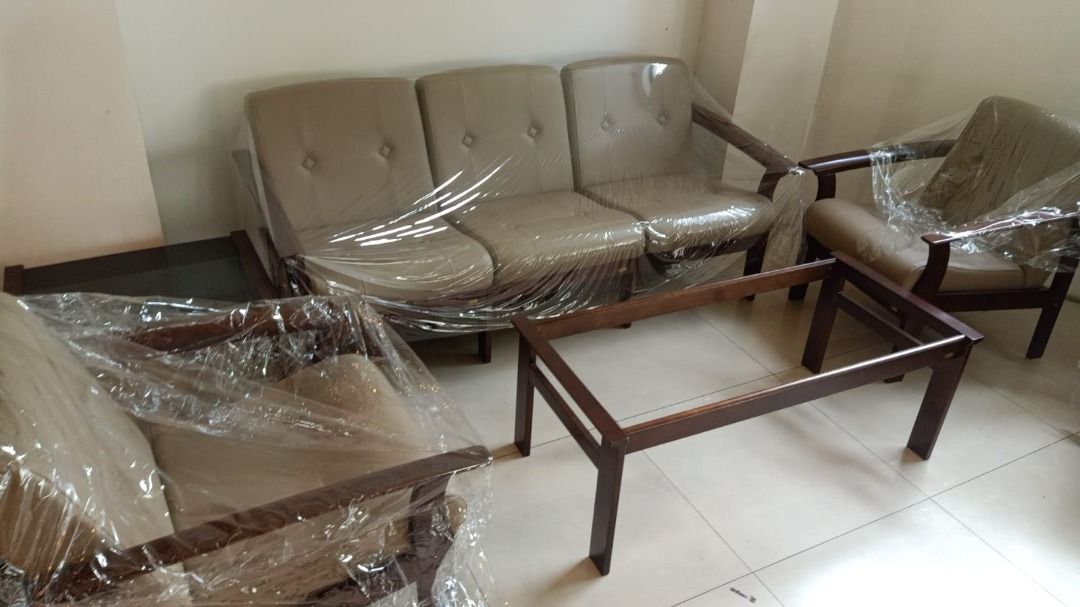 Sofa kayu asli 1 set Aprilia Sofa set Ligna sofa minimalis Kursi tamu kayu, Perabotan Rumah di ...