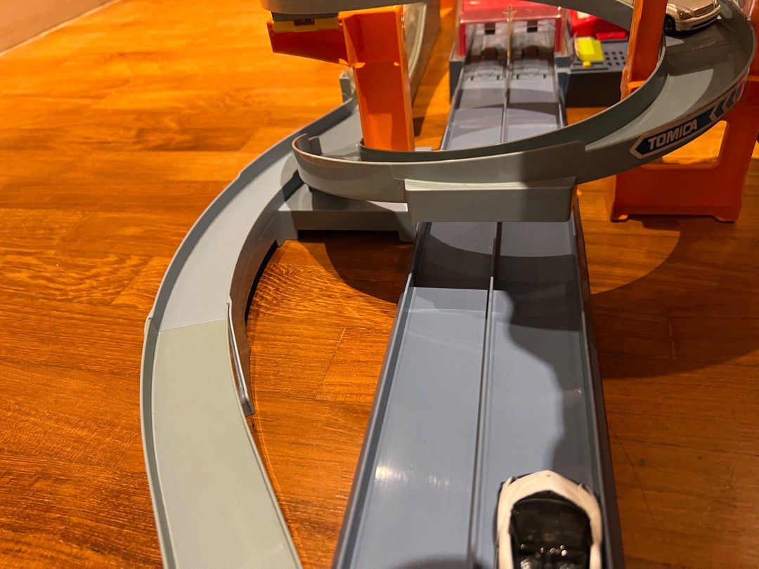 Tomica Byun Byun Toy Race Circuit Track and Big Tomica Tower set ...