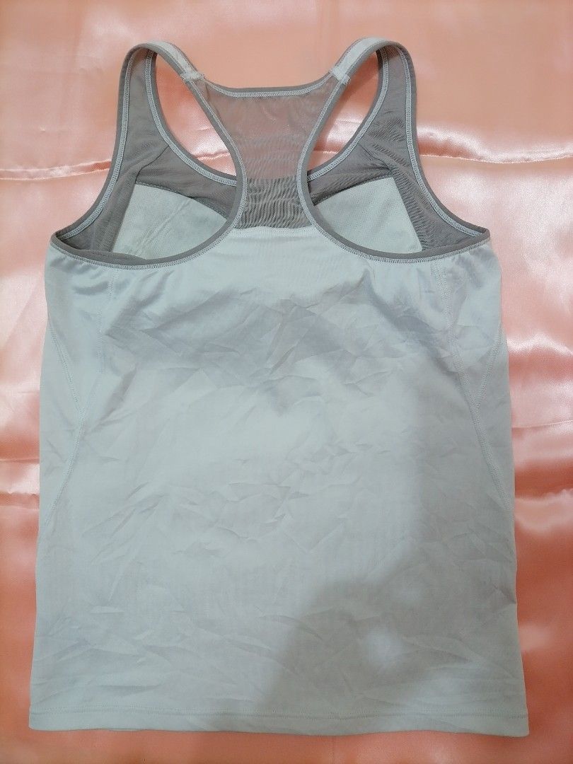 Uniqlo Padded Sports Sando, Men's Fashion, Activewear on Carousell