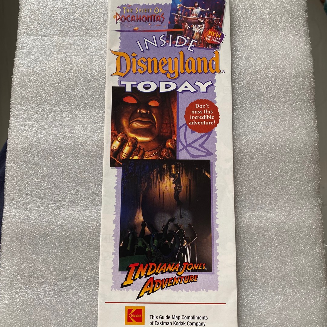 US Disneyland guide map 1995, 興趣及遊戲, 收藏品及紀念品, 古董收藏 - Carousell