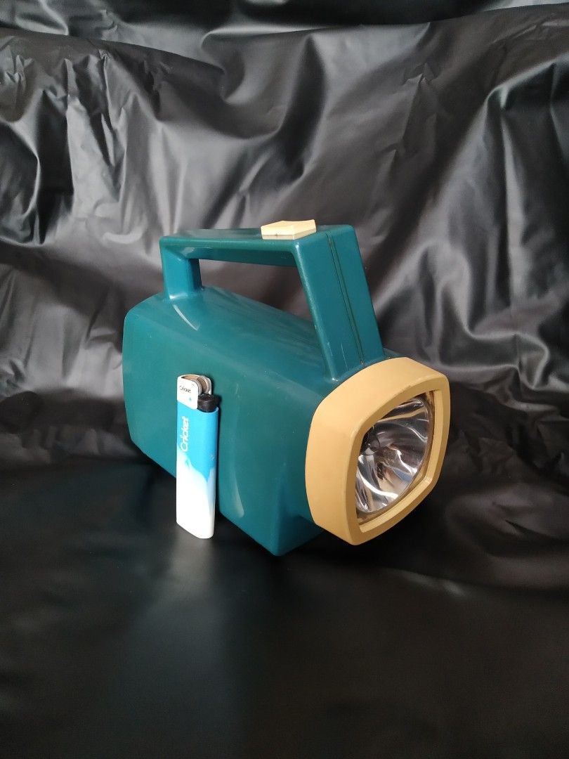 Vintage Eveready 1970 6v Torch, Hobbies & Toys, Collectibles ...