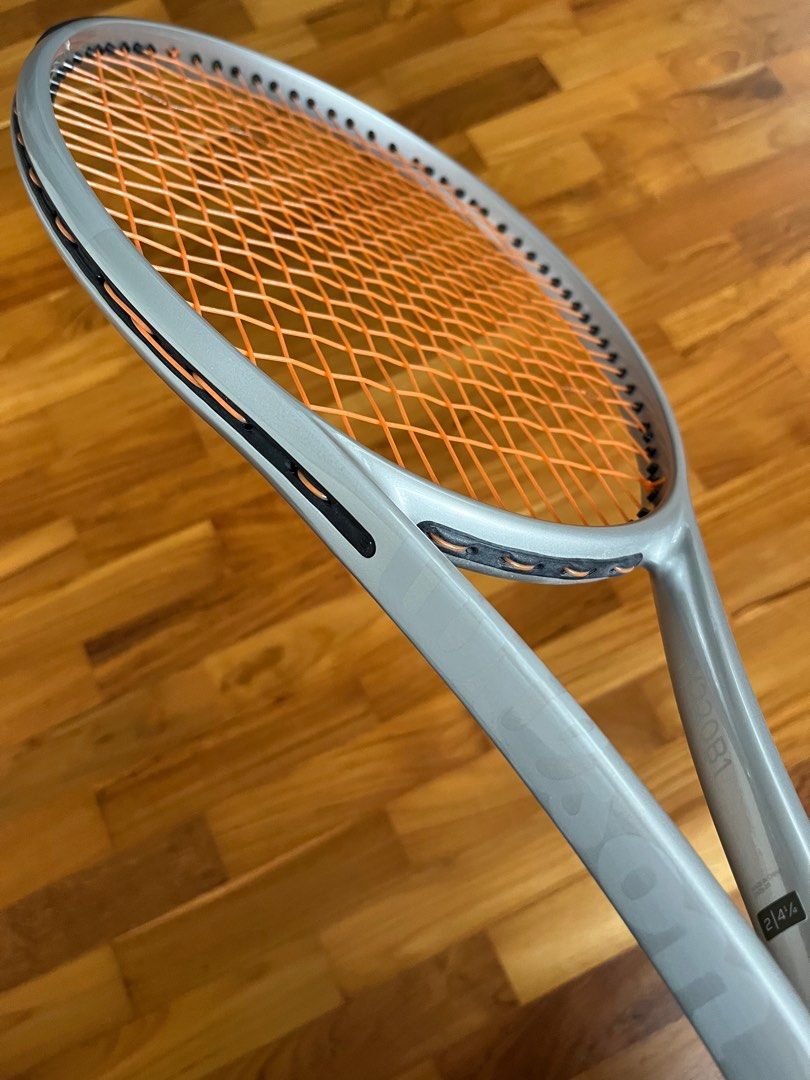 Wilson Blade v7 18x20, Sports Equipment, Sports & Games, Racket & Ball ...