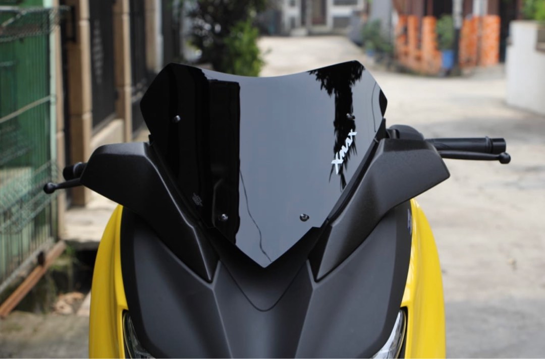 Xmax sport windshield, Motorcycles, Motorcycle Accessories on Carousell