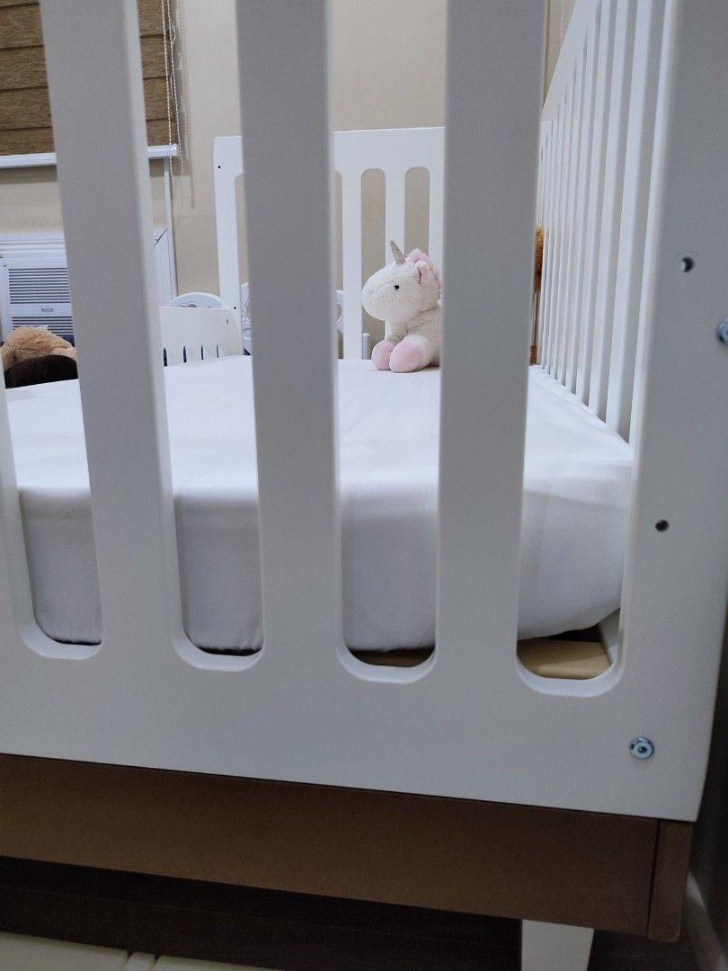 Cuddlebug Madison 3 in 1 Convertible Crib with Tiny Winks Premium ...