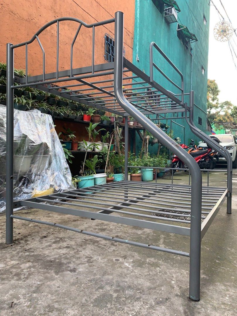 Double Deck Metal Bed Frame with Queen Size Foam/Mattress, Furniture ...