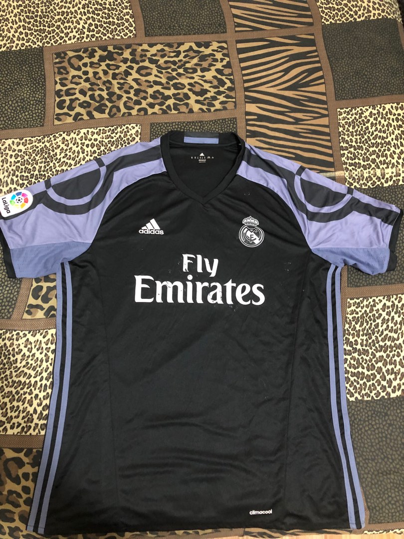 Football shirt fly emirates, Men's Fashion, Tops & Sets, Tshirts & Polo ...