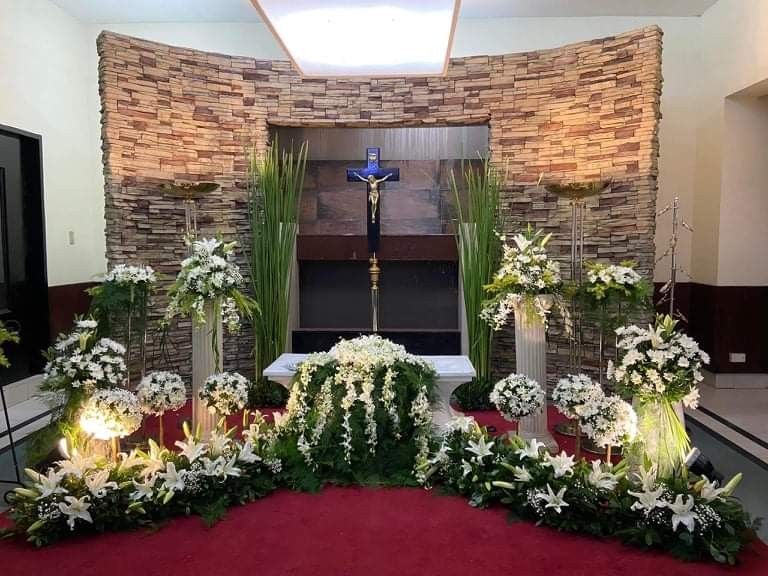 Funeral flower sympathy standings, Furniture & Home Living, Home Decor ...