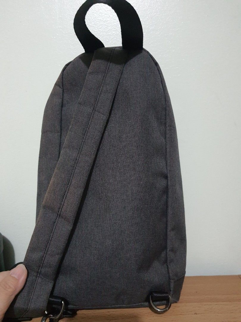 Hotwind Body Bag, Men's Fashion, Bags, Backpacks on Carousell