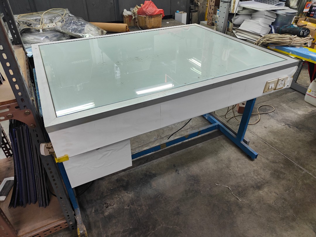 Light Table, Furniture & Home Living, Furniture, Tables & Sets on Carousell