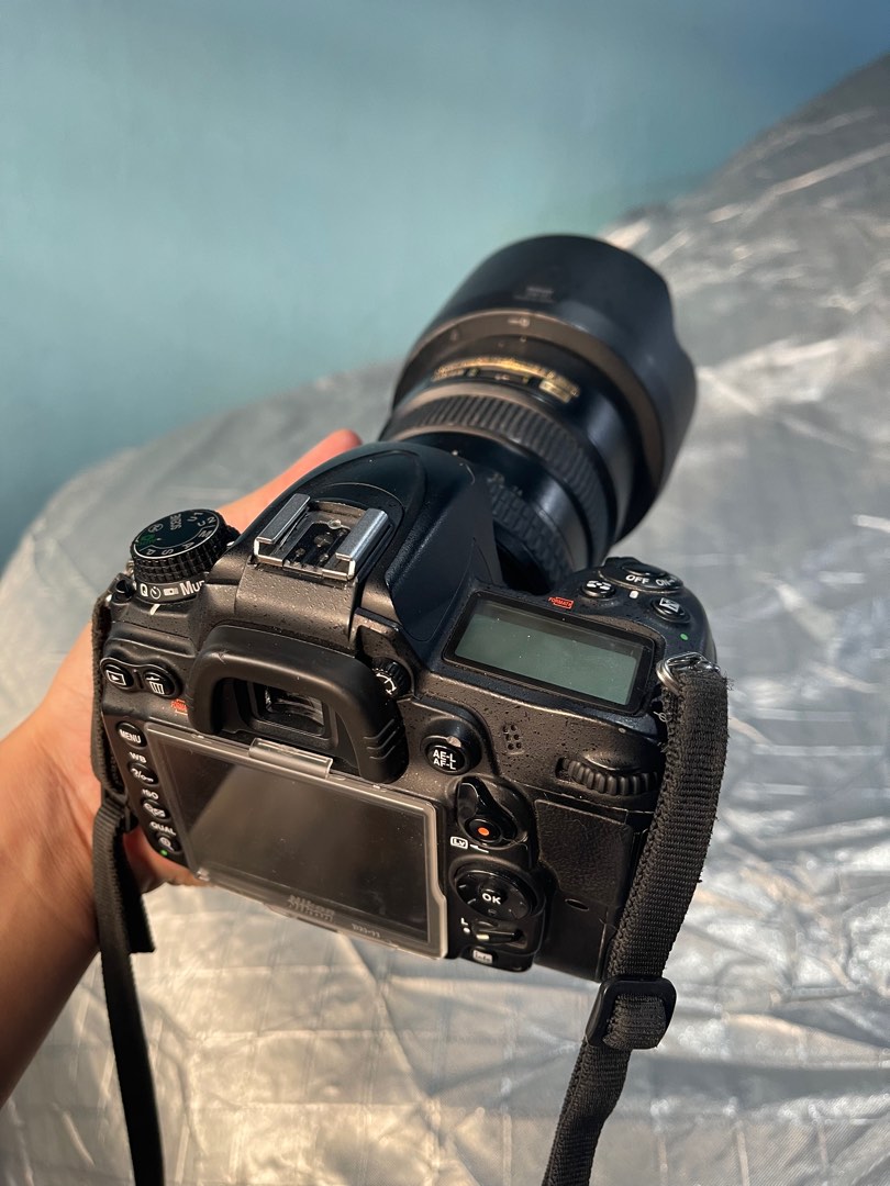 Nikon d7000 body + batt grip + 2 batteries + se card, Photography ...