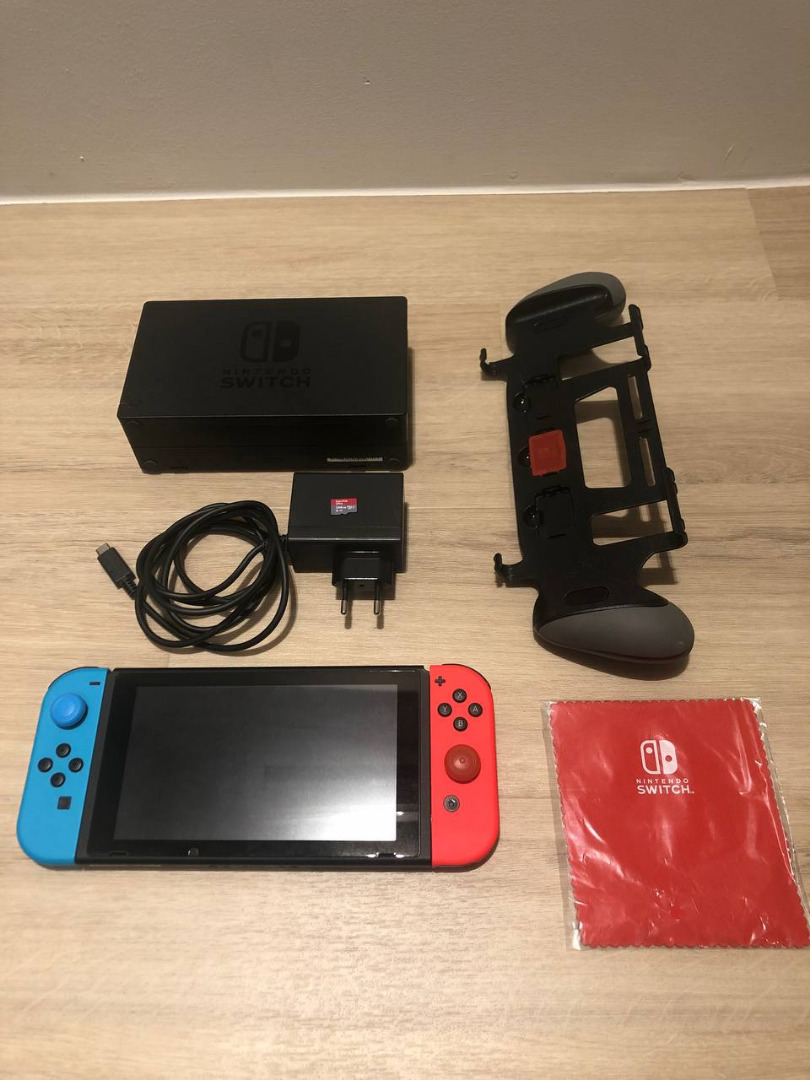Nintendo Switch (2nd gen) + Extra Controller + Ergo Grip + Games, Video ...