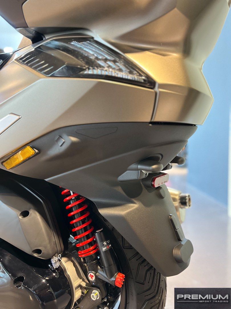 Peugeot Metropolis 400SW, Motorcycles, Motorcycles for Sale, Class 2A on Carousell