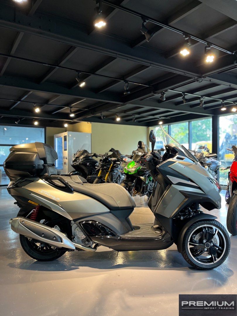 Peugeot Metropolis 400SW, Motorcycles, Motorcycles for Sale, Class 2A on Carousell