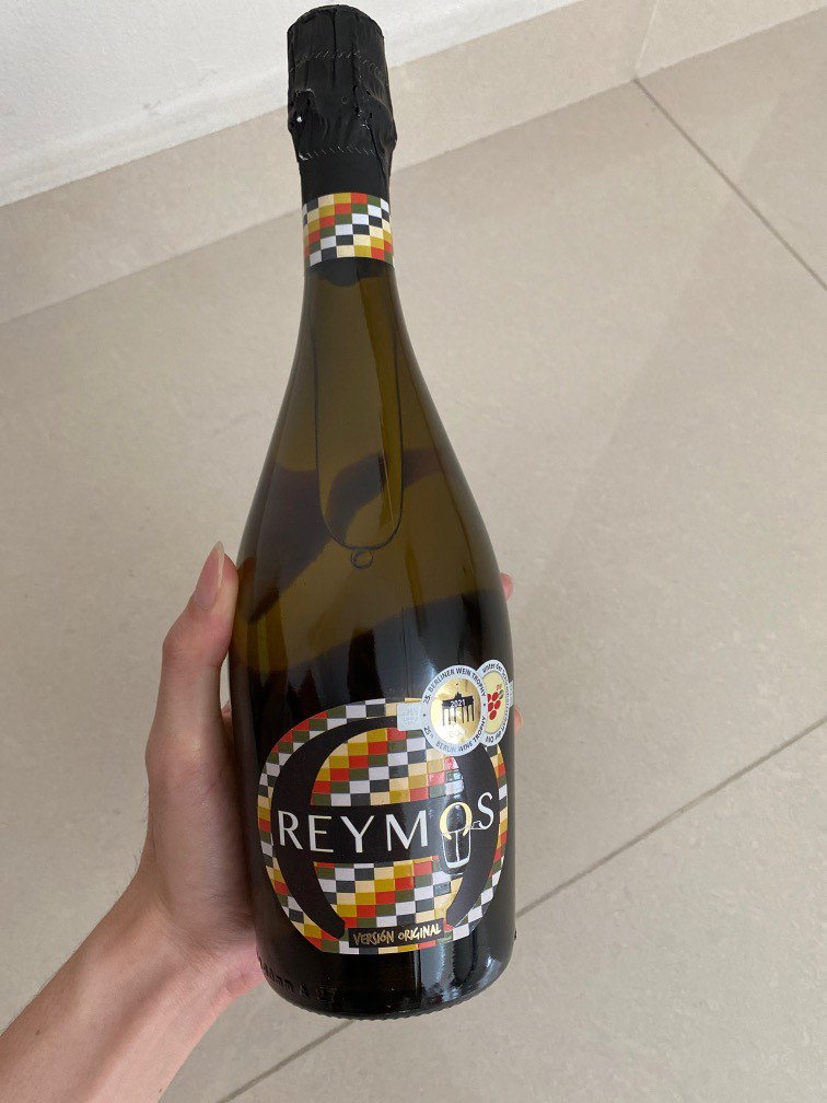 Reymos selection sparkling wine christmas, Food & Drinks, Alcoholic Beverages on Carousell
