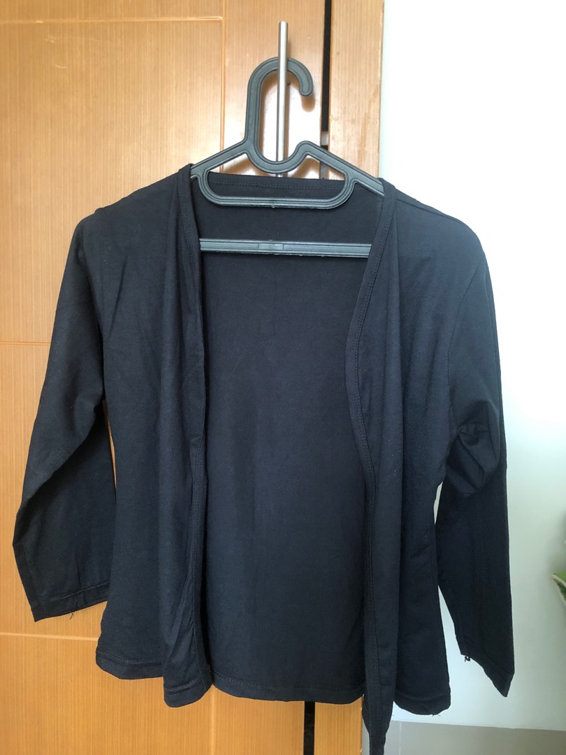 Rompi Hitam, Fesyen Wanita, Pakaian Wanita, Baju Luaran di Carousell