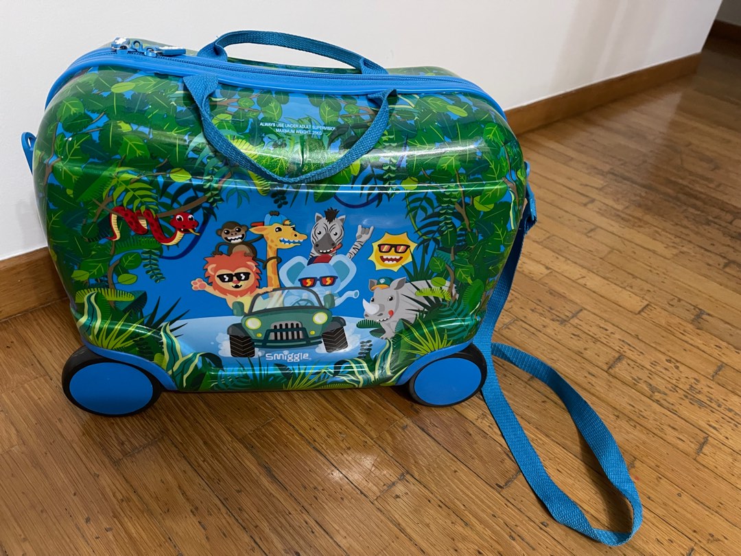 Smiggle travel suitcase, Hobbies & Toys, Travel, Luggage on Carousell