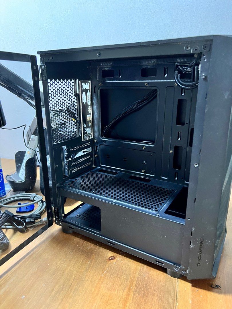 Tecware Forge M M-ATX casing - No fans, Computers & Tech, Parts ...