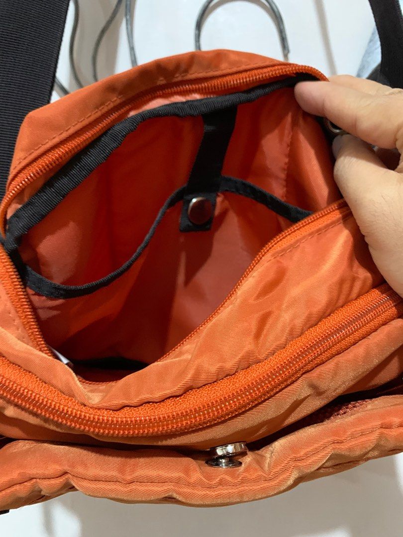 Uniqlo Crossbody Bag - with several pockets and compartments, Women's ...