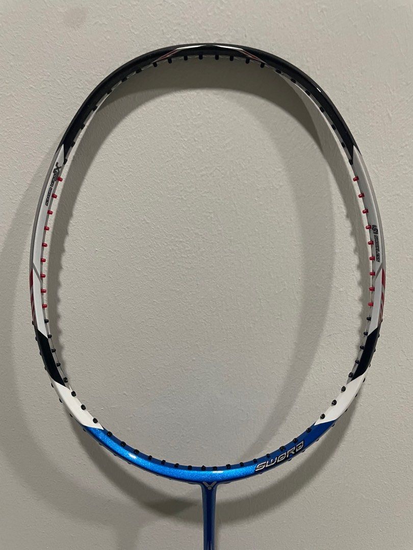 Victor Brave Sword 12 Badminton Racket Racquet, Sports Equipment ...