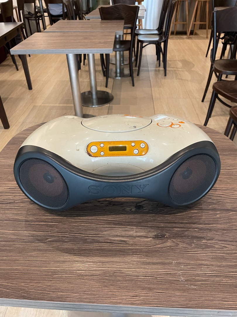 Vintage Sony CD player, Audio, Portable Music Players on Carousell