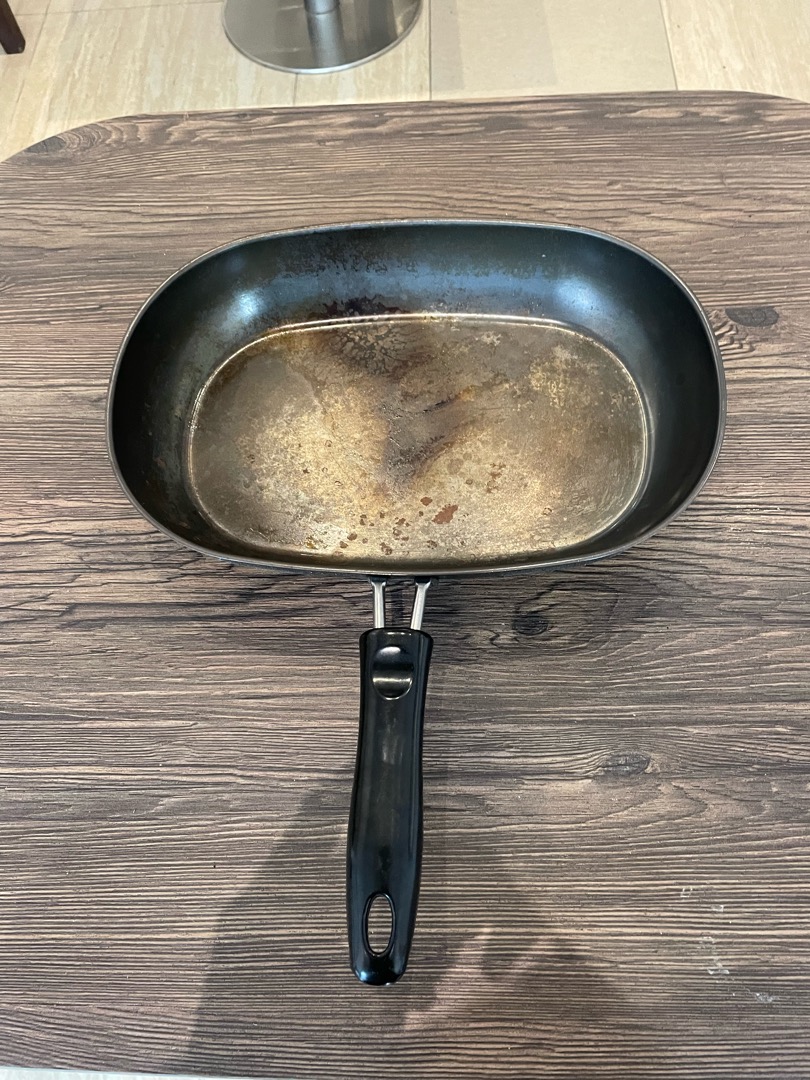 Wide frying pan, Furniture & Home Living, Kitchenware & Tableware ...