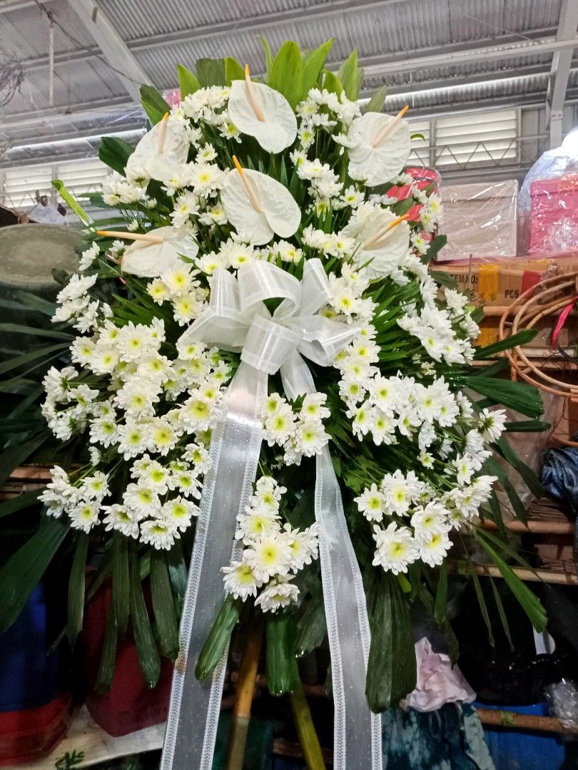Wreath Flowers Standee, Hobbies & Toys, Stationary & Craft, Flowers ...
