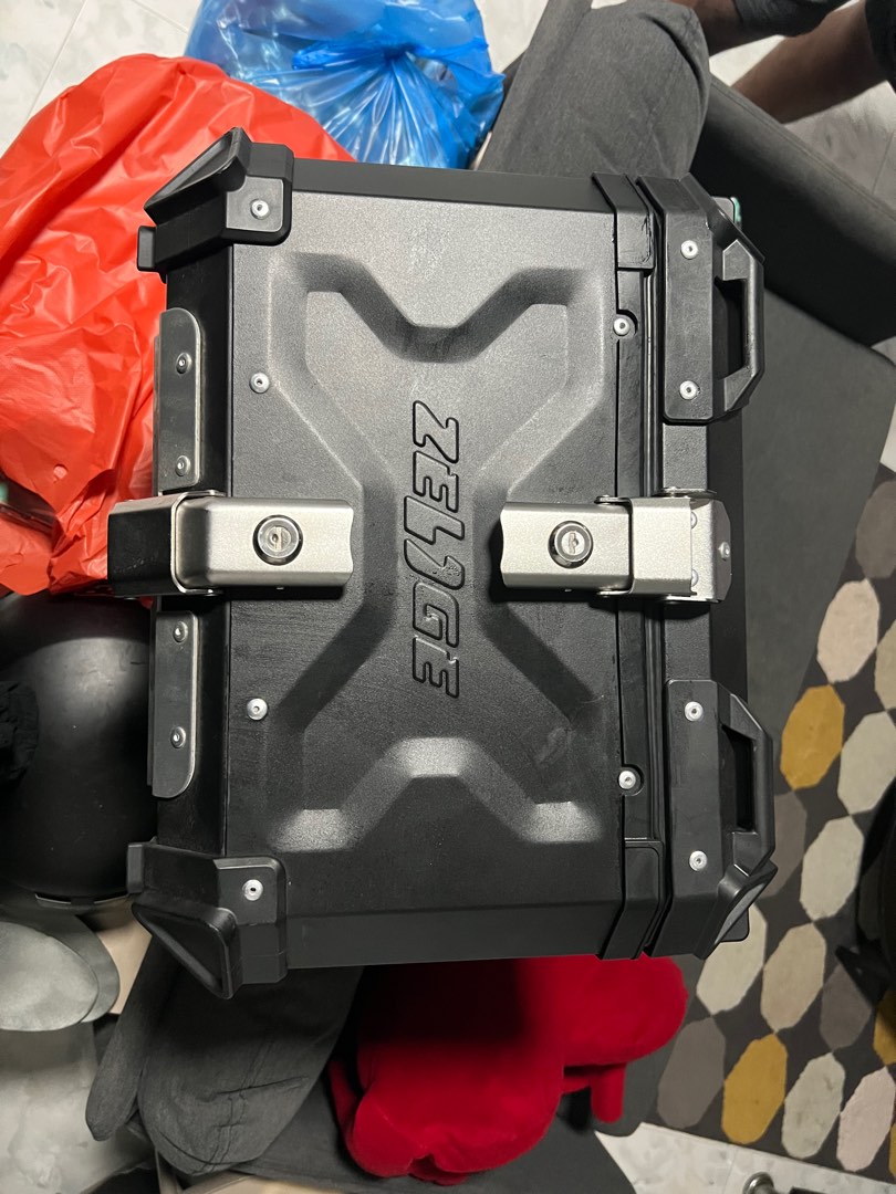 ZEDGE BOX 44L, Motorcycles, Motorcycle Accessories on Carousell