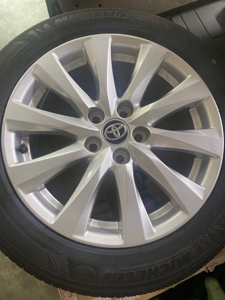 Nearly New Toyota Original 17 inch rims 5 X 114.3 with Tyres Primacy ...