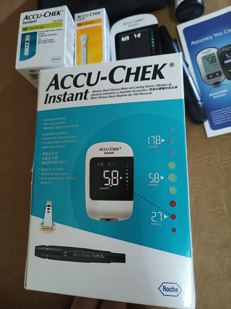 Accu-Chek glucose meter, Health & Nutrition, Health Monitors & Weighing ...