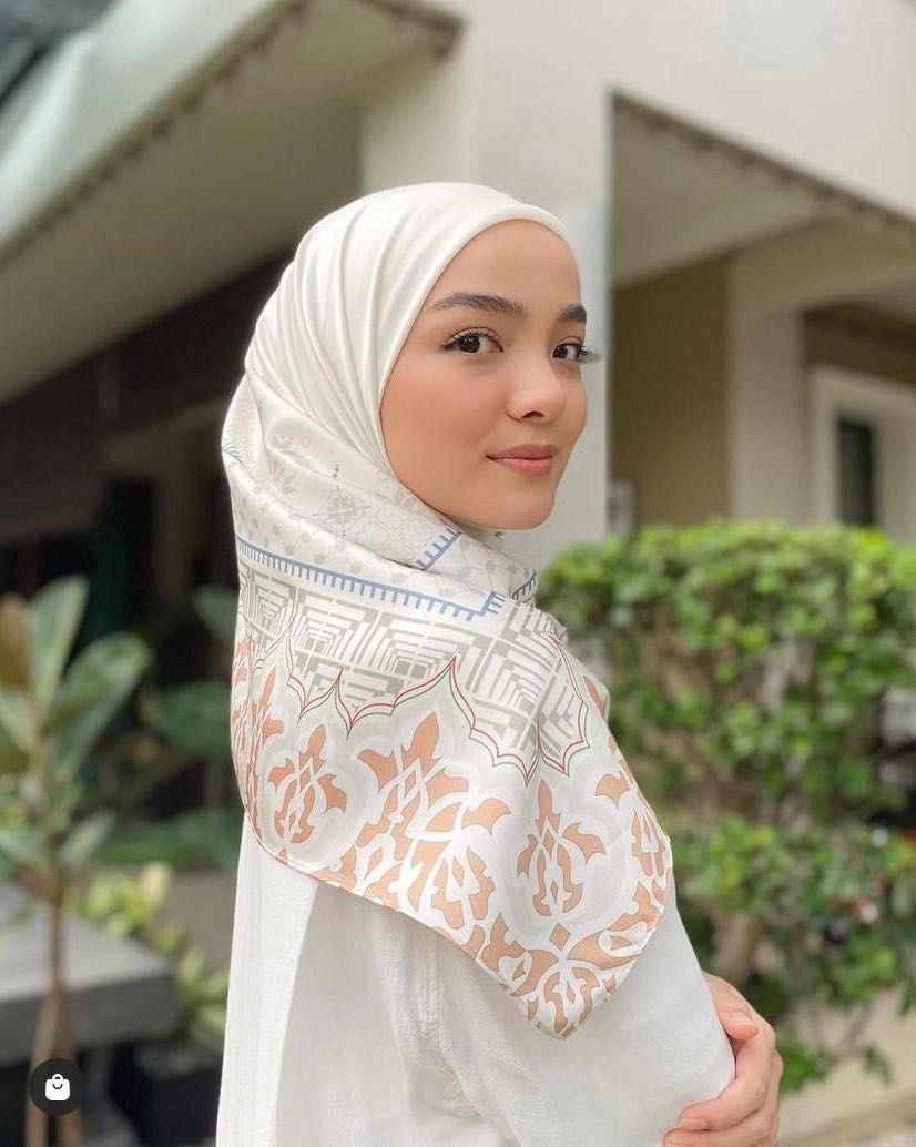 Alhumaira Palestine Square, Women's Fashion, Muslimah Fashion, Hijabs on Carousell