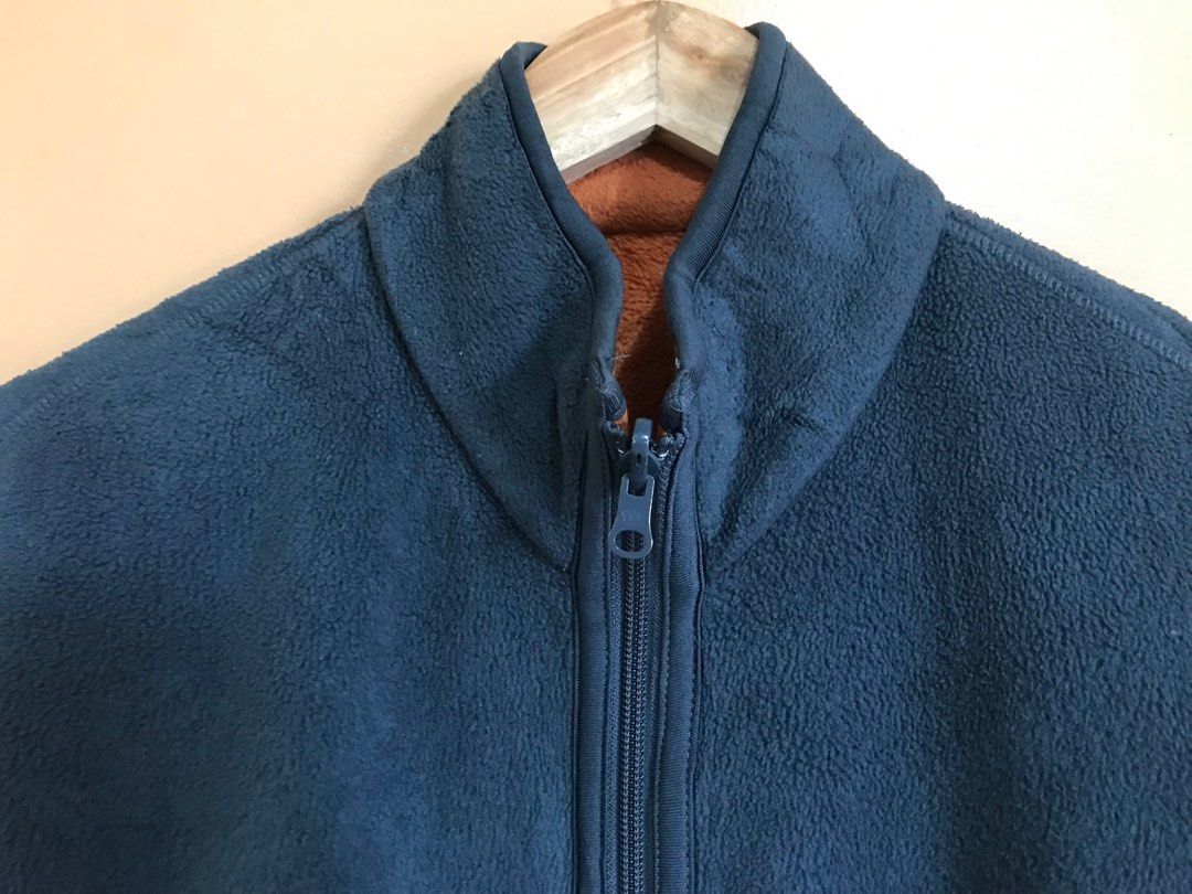 Authentic Uniqlo Men Reversible Fleece Jacket, Men's Fashion, Coats ...