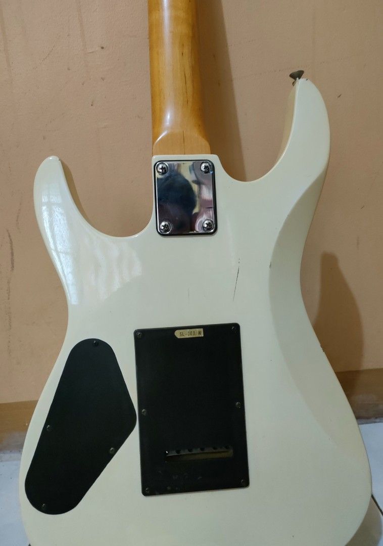 Classic Mad Axe Eguitar, Hobbies & Toys, Music & Media, Musical Instruments on Carousell