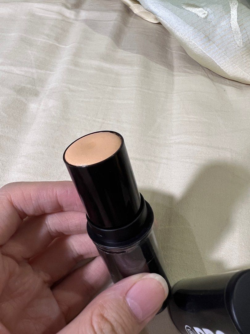 Everbilena EB Pro Studio Finish Stick Foundation in Creme, Beauty ...