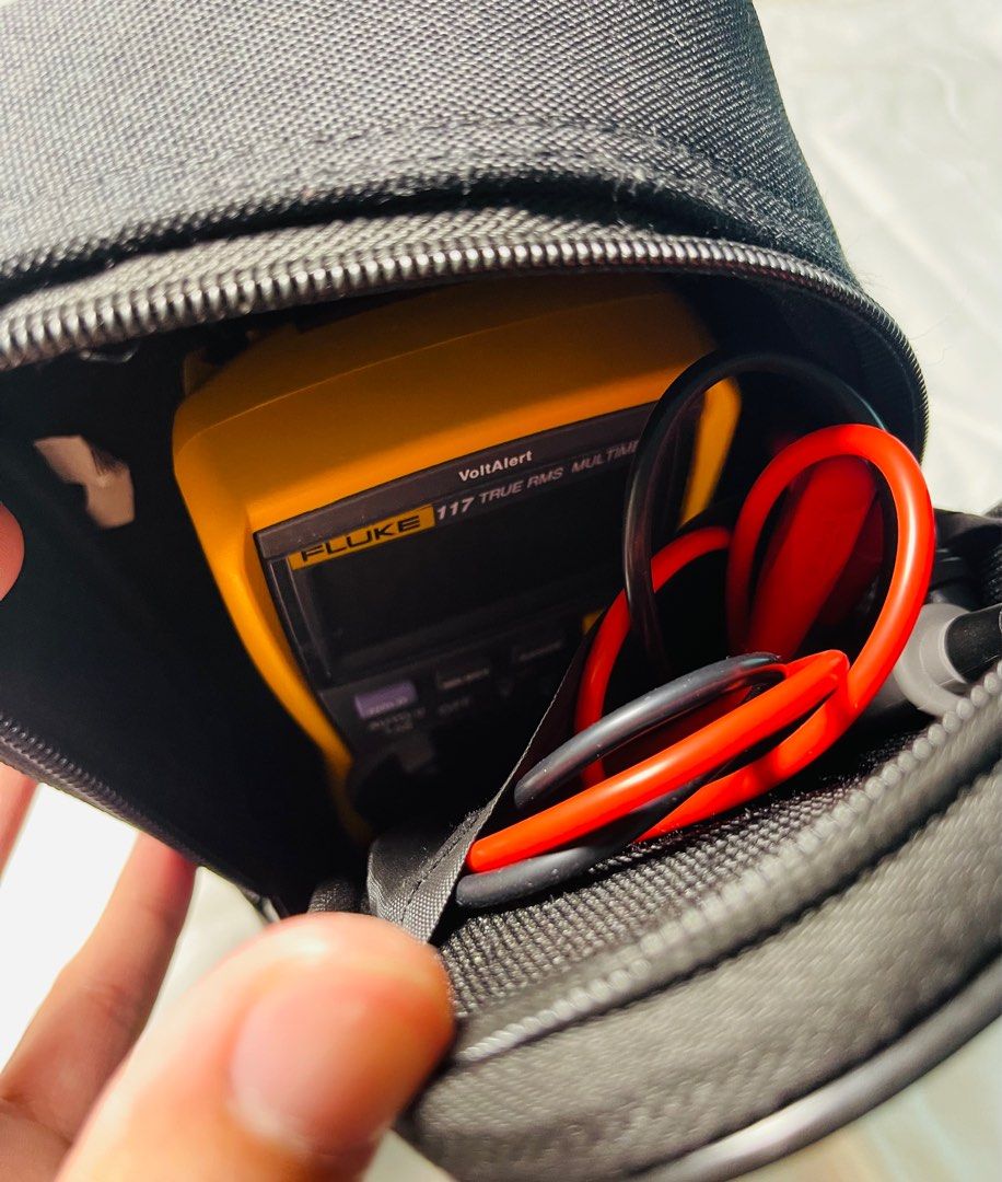 Fluke 117 Professional Digital Multimeter, Commercial & Industrial ...