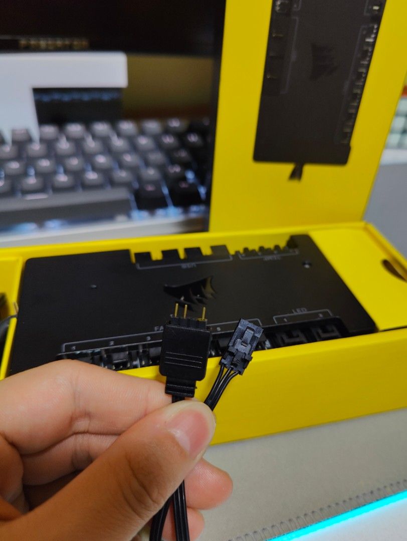 *FREE GIFT* iCUE Corsair Commander PRO (ARGB + Fan Controller/ hub ...