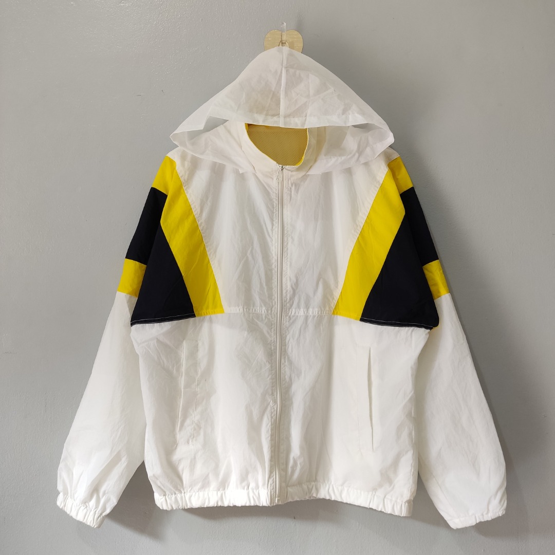 GU by Uniqlo Nylon Windbreaker Track Jacket, Men's Fashion, Coats ...