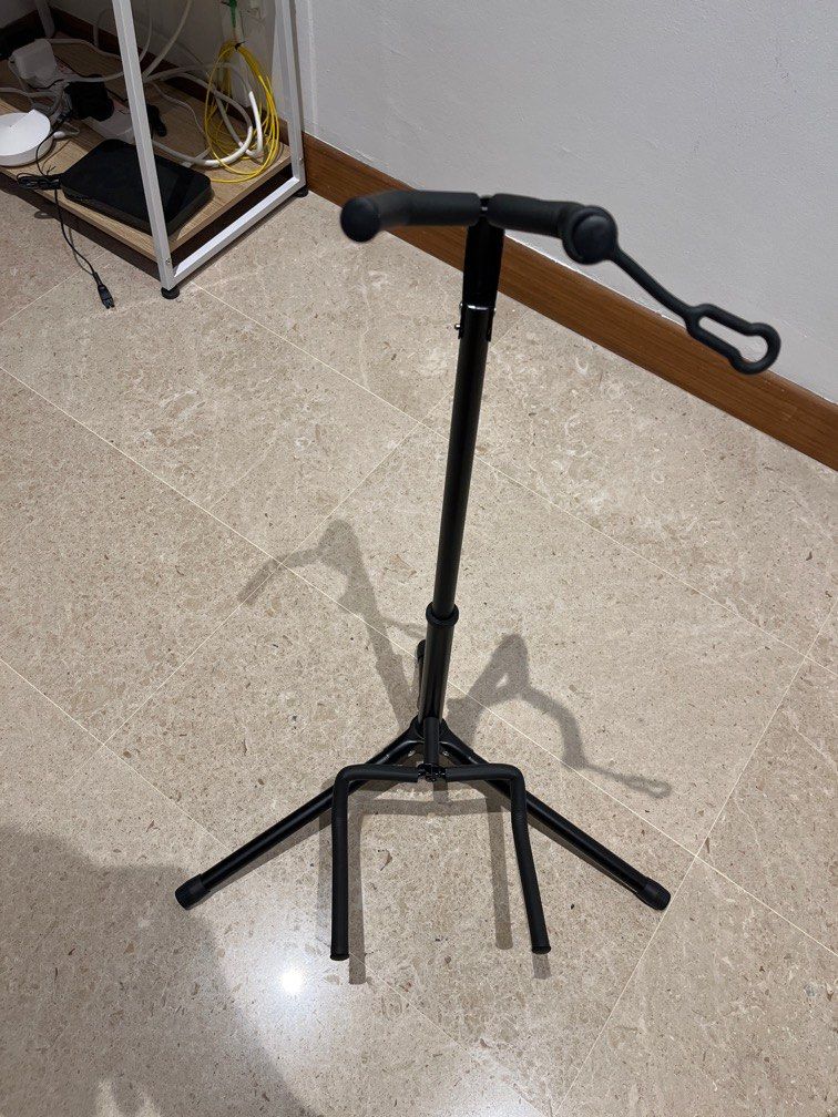 Guitar stand and capo, Hobbies & Toys, Music & Media, Music Accessories ...