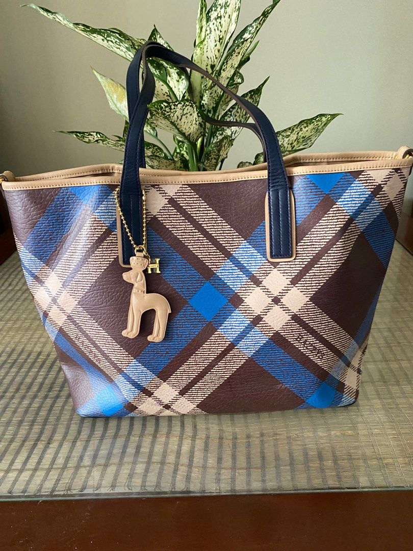 Hazzys Tote, Luxury, Bags & Wallets on Carousell