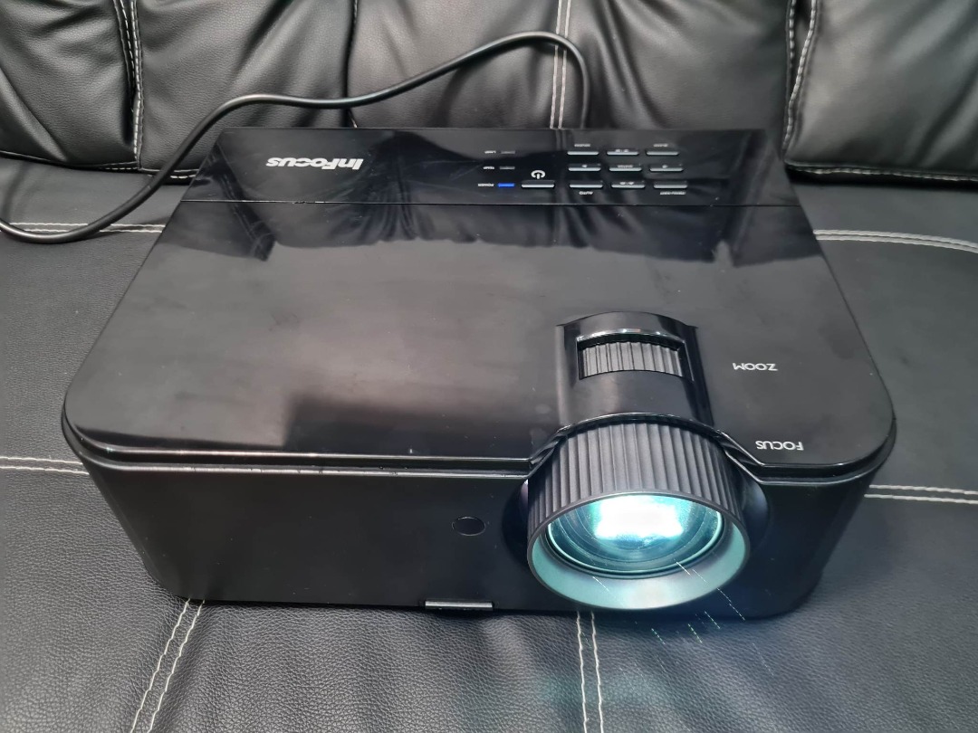 Infocus In3128HD projector 4000 lumens DLP bright Fukk HD display large ...