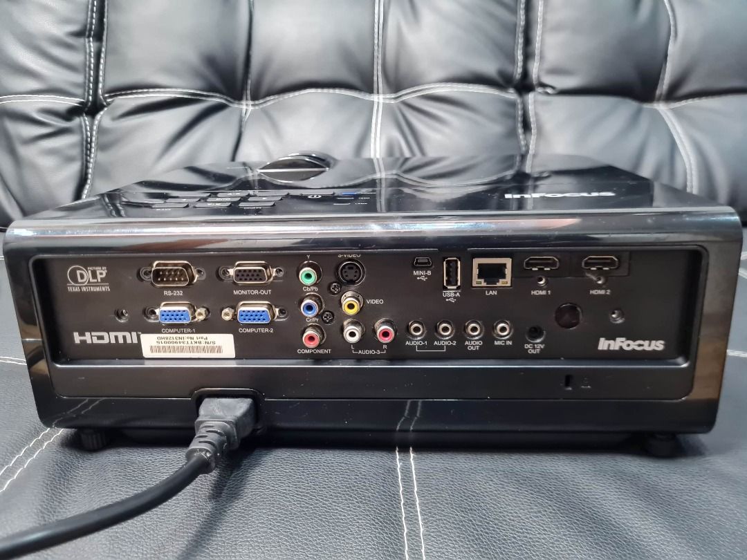 Infocus In3128HD projector 4000 lumens DLP bright Fukk HD display large ...