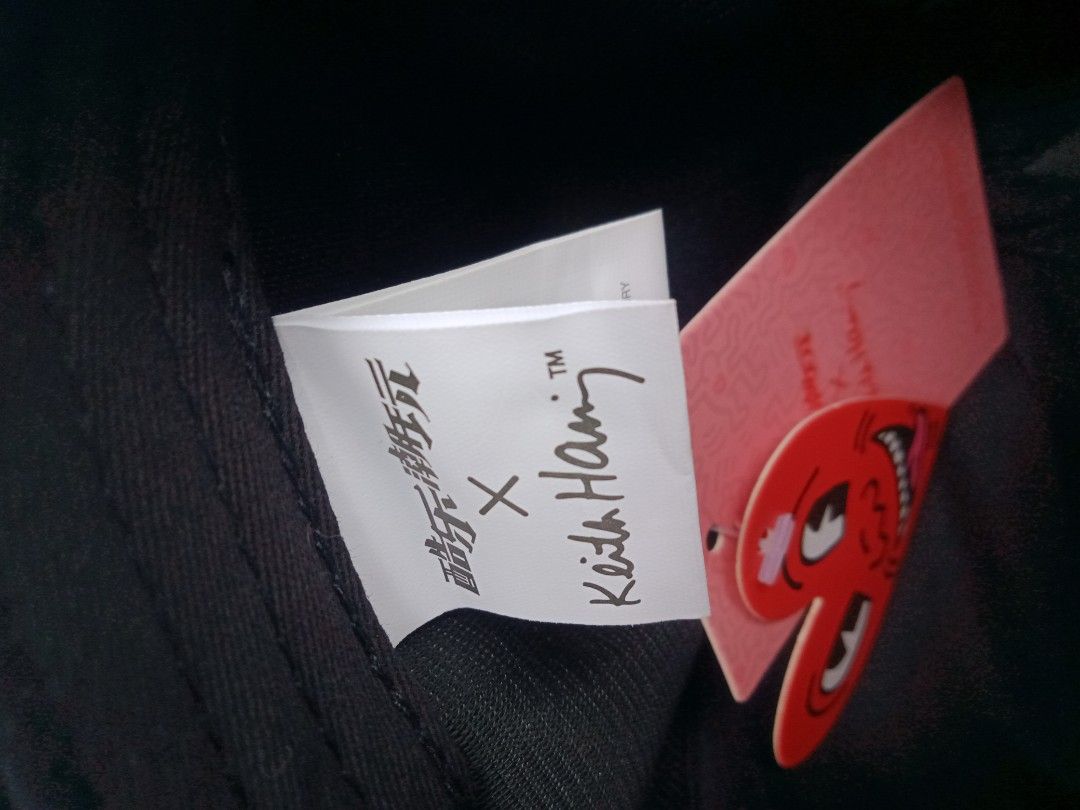 keith haring heart logo, Men's Fashion, Watches & Accessories, Caps ...