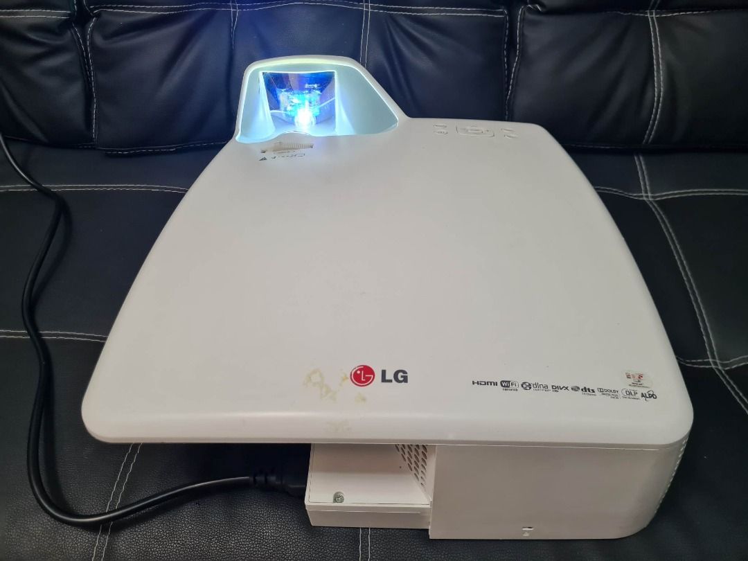 LG SW3000 ultra short throw projector 3000 lumens DLP LED WXGA, TV & Home Appliances, TV ...