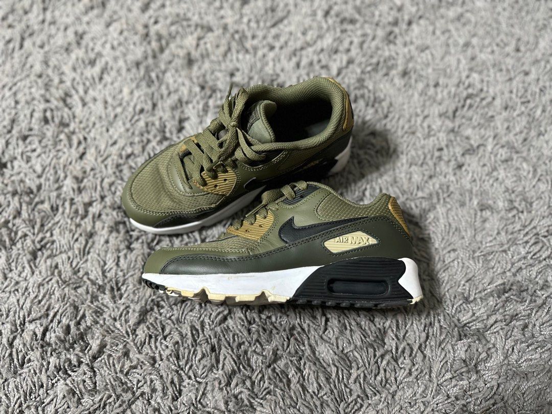 NIKE Air Max (Green), Women's Fashion, Footwear, Sneakers on Carousell