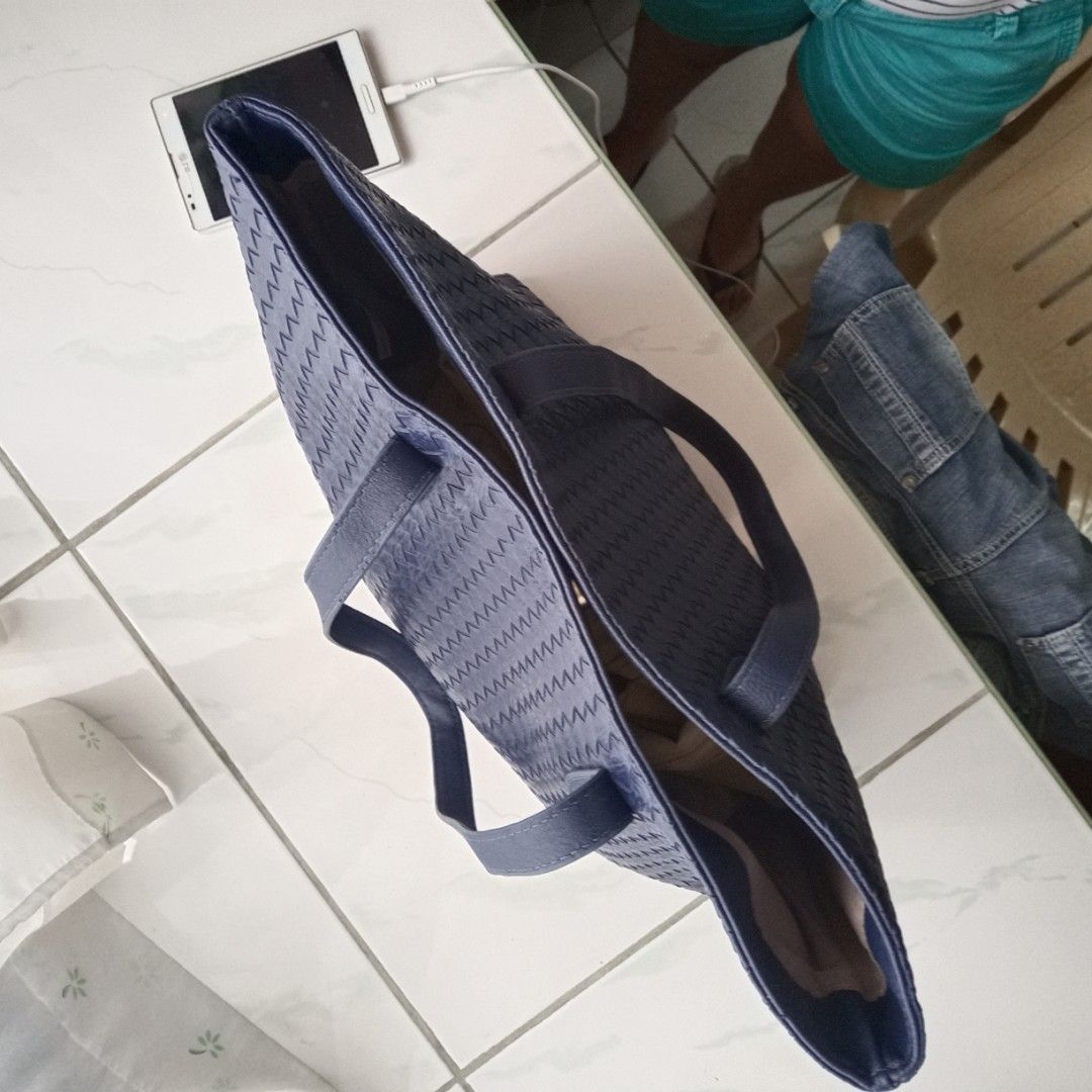 Peridot Thailand Tote Bag in Weave Leather, Women's Fashion, Bags ...