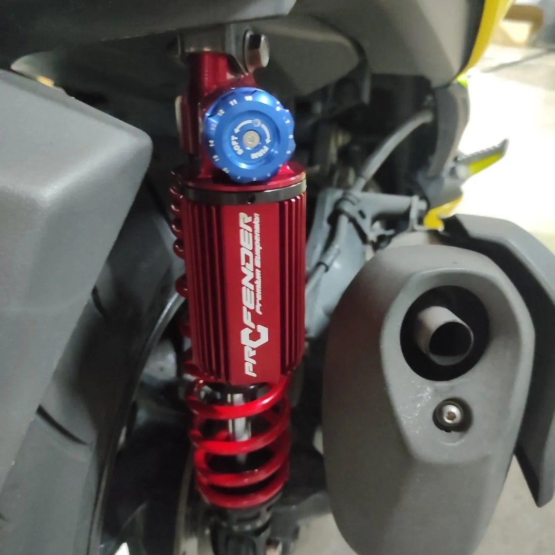 PROFENDER XSERIES WITH BLUE COMPRESSION KNOB ON XMAX, Motorcycles ...