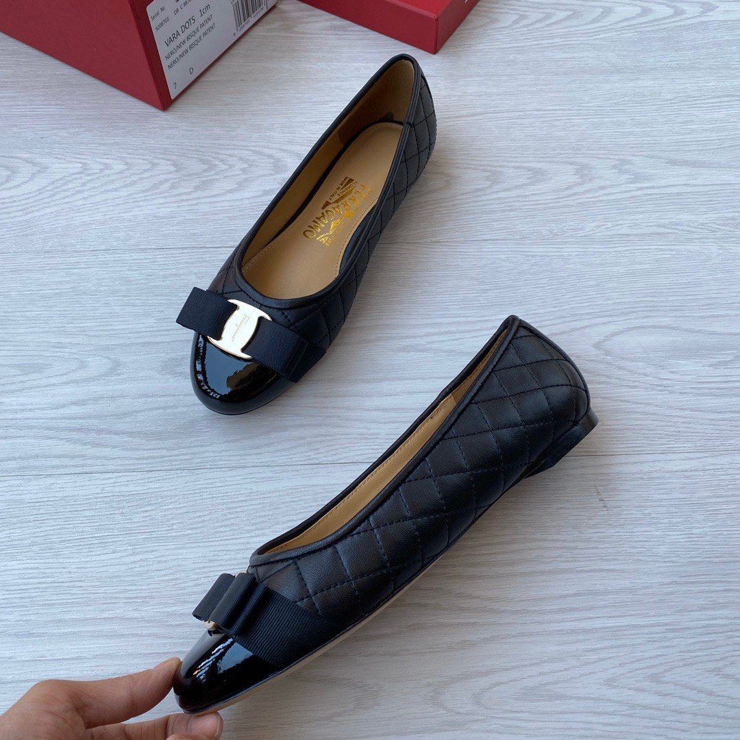 SF Vara Quilted Flats, Women's Fashion, Footwear, Flats on Carousell