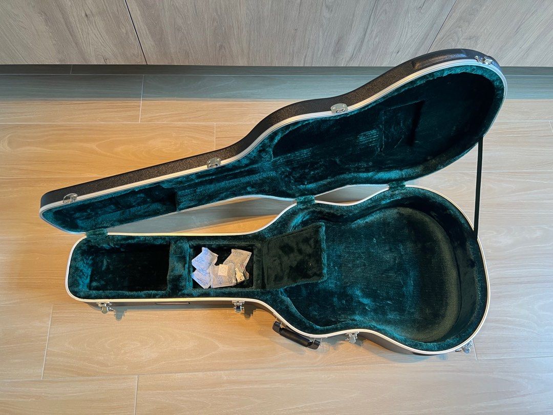 SKB 1SKB-8 Acoustic Dreadnought Economy Guitar Case, Hobbies & Toys, Music & Media, Music ...