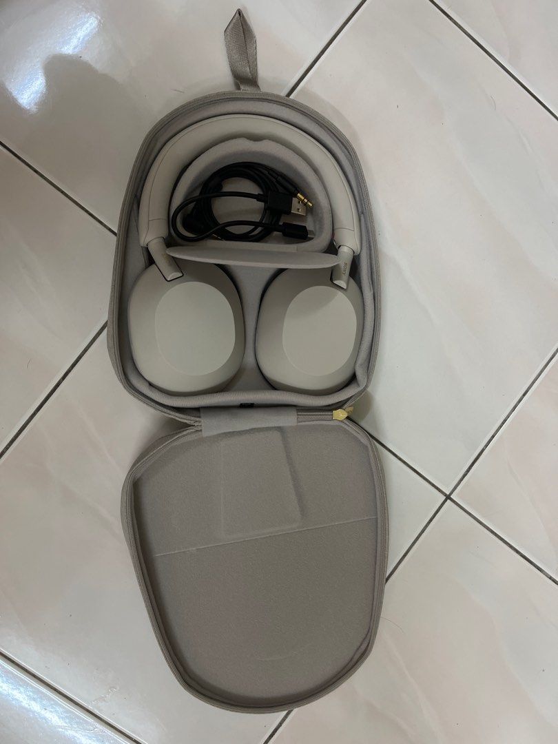 Sony WH1000 XM5, Audio, Headphones & Headsets on Carousell