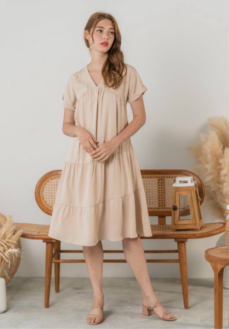 The Stage Walk Cynthia Dress, Women's Fashion, Dresses & Sets, Dresses ...